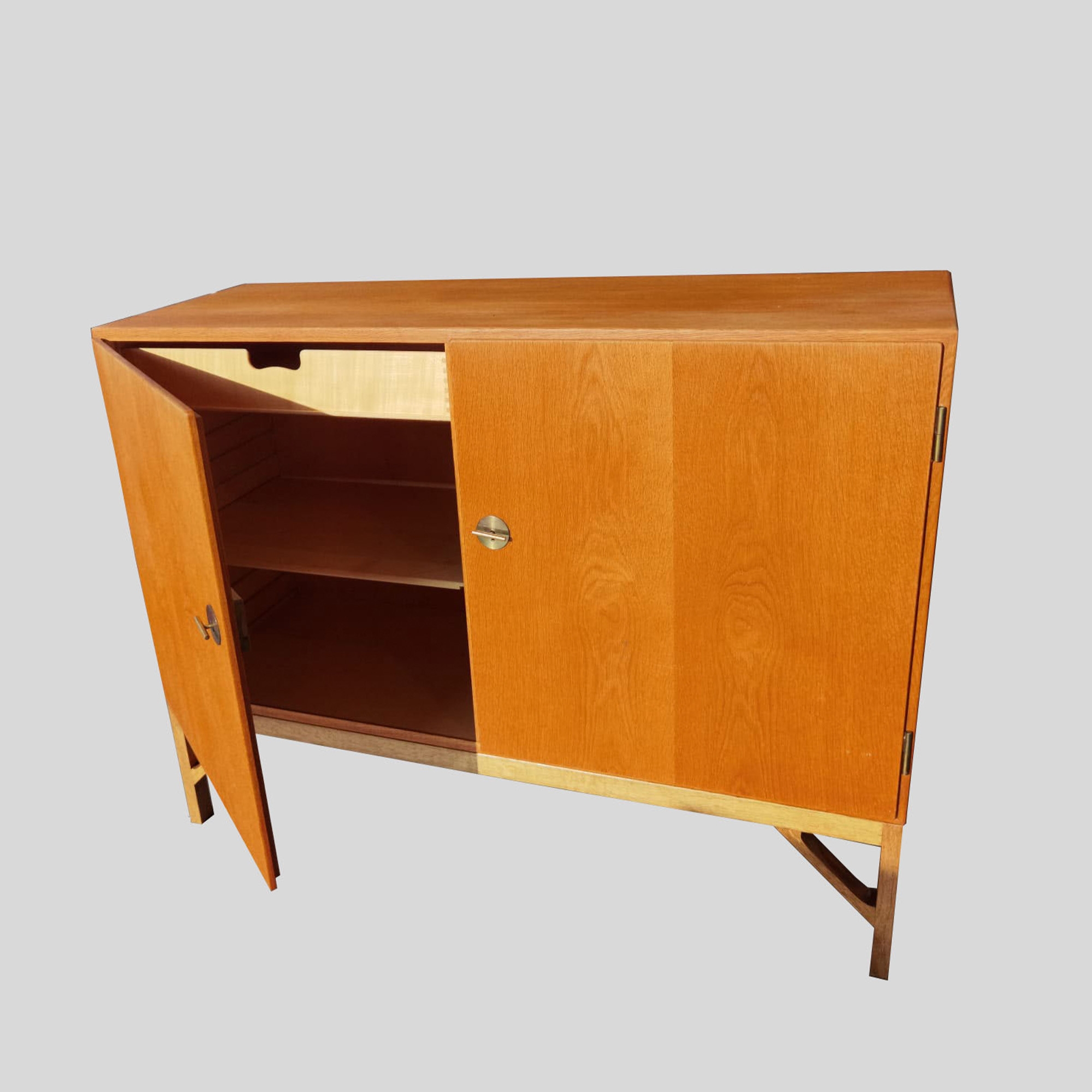 Børge Mogensen | Cabinet model 232 by Børge Mogensen for FDB (1960s) | MutualArt