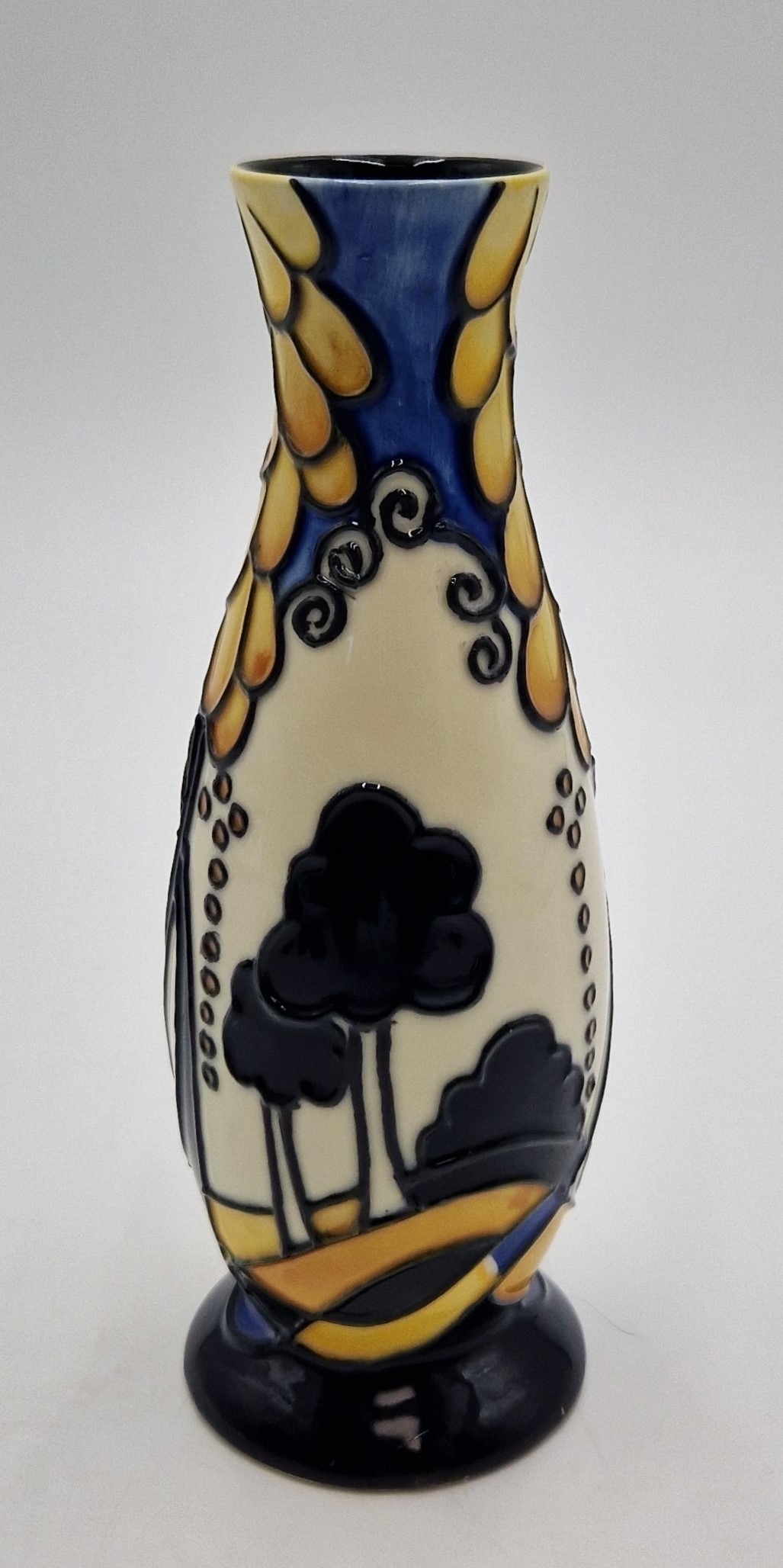 Jeanne McDougall | OLD TUPTON WARE TUBELINED 15cm VASE IN THE DAWN ...