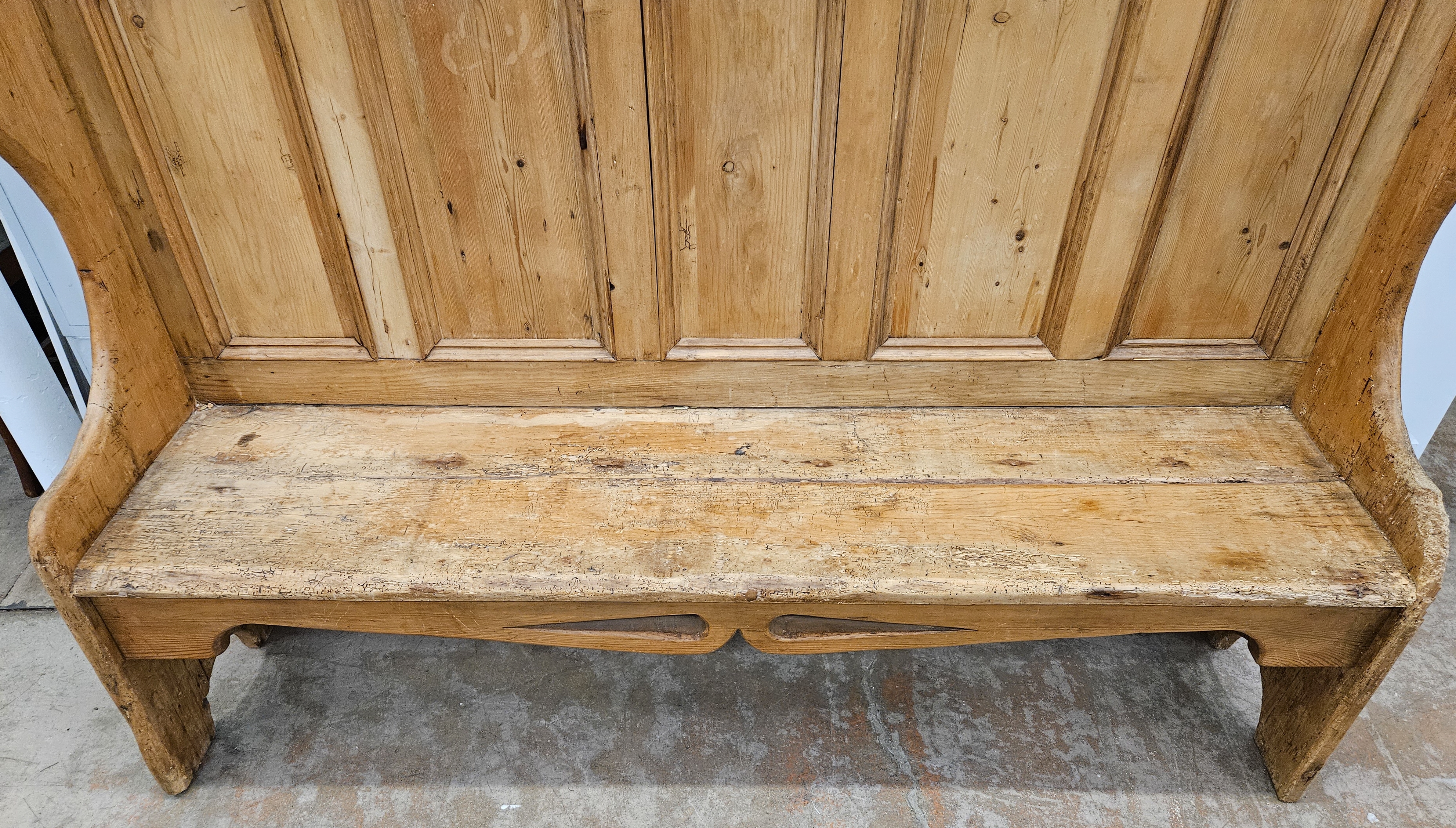 Normal | RUSTIC PINE BEACON'S BENCH | MutualArt