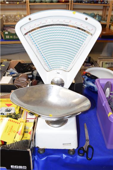 Baker | Large grocers set of scales by Baker & Nixon | MutualArt