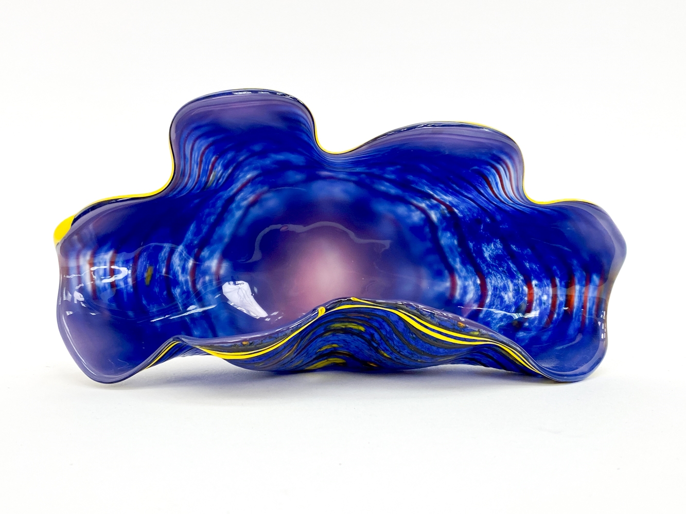 Dale Chihuly | DALE CHIHULY CLAM FORM HAND-BLOWN GLASS VASE (93 ...