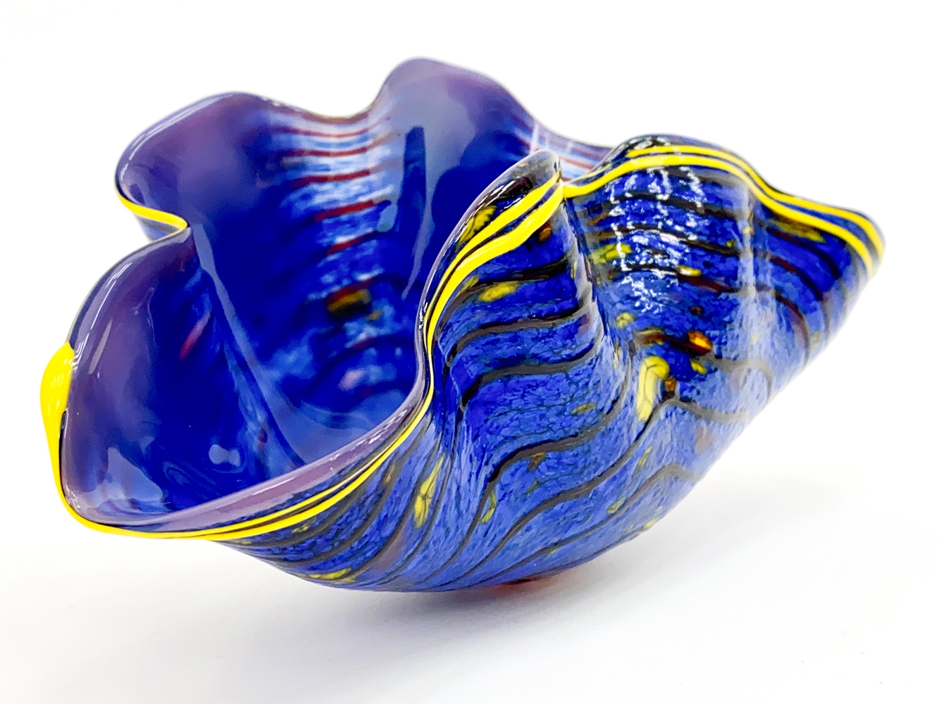 Dale Chihuly | DALE CHIHULY CLAM FORM HAND-BLOWN GLASS VASE (93 ...