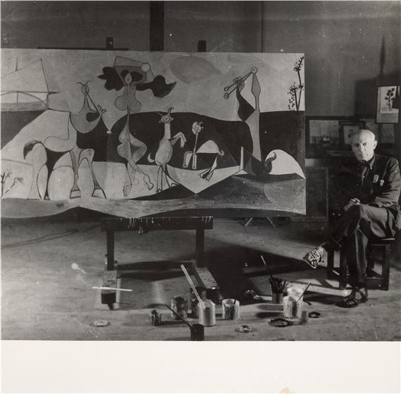 Michel Sima | Pablo Picasso assis à côté de son oeuvre La joie de vivre ...