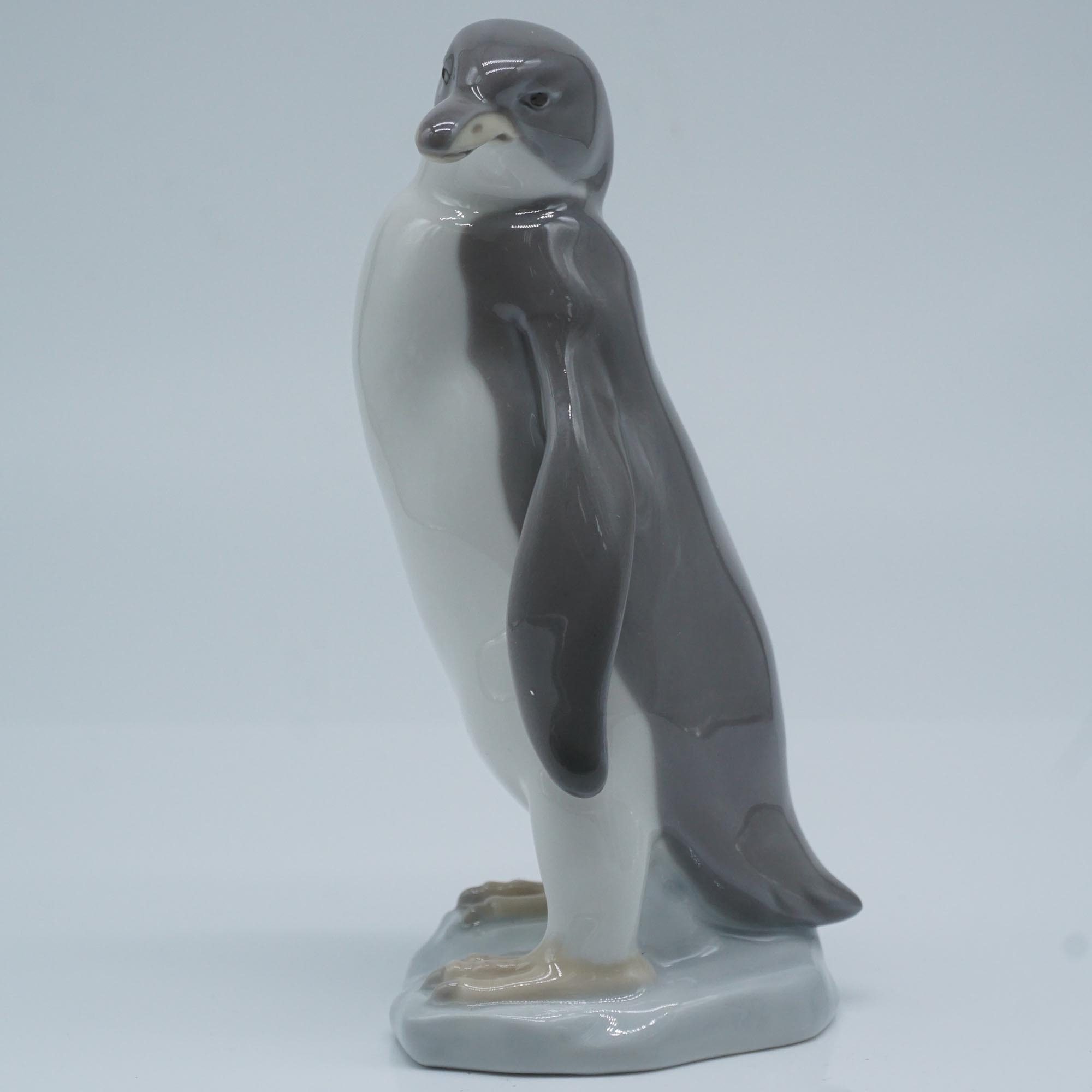 Fulgencio Garcia | Lladro Porcelain Figurine, Penguin 1005248 (1984 ...