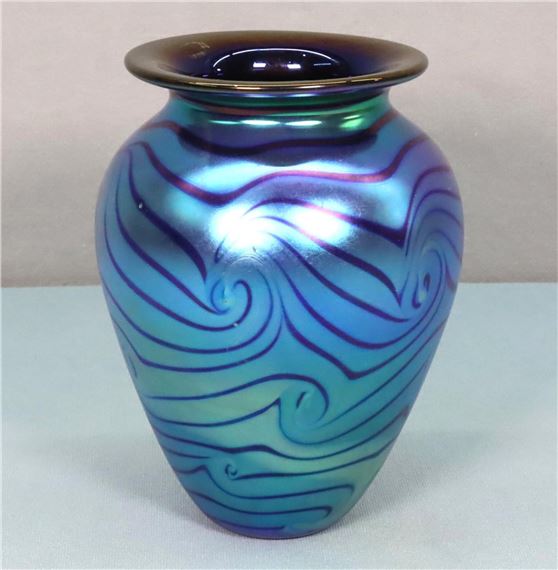 Robert Eickholt | Robert Eickholt Art Glass Vase (2003) | MutualArt