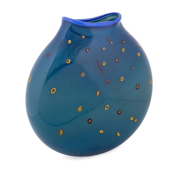 Garry Nash | GARRY NASH, SIGNED BLUE MURRINE FLAT GLASS VESSEL | MutualArt