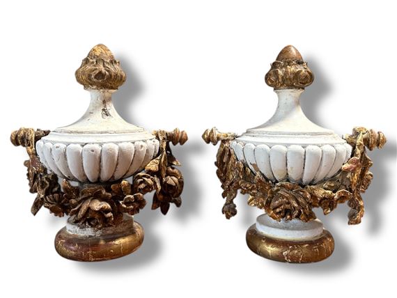 François Rémond | Paire de cassolettes d'époque Louis XVI en bois peint ...