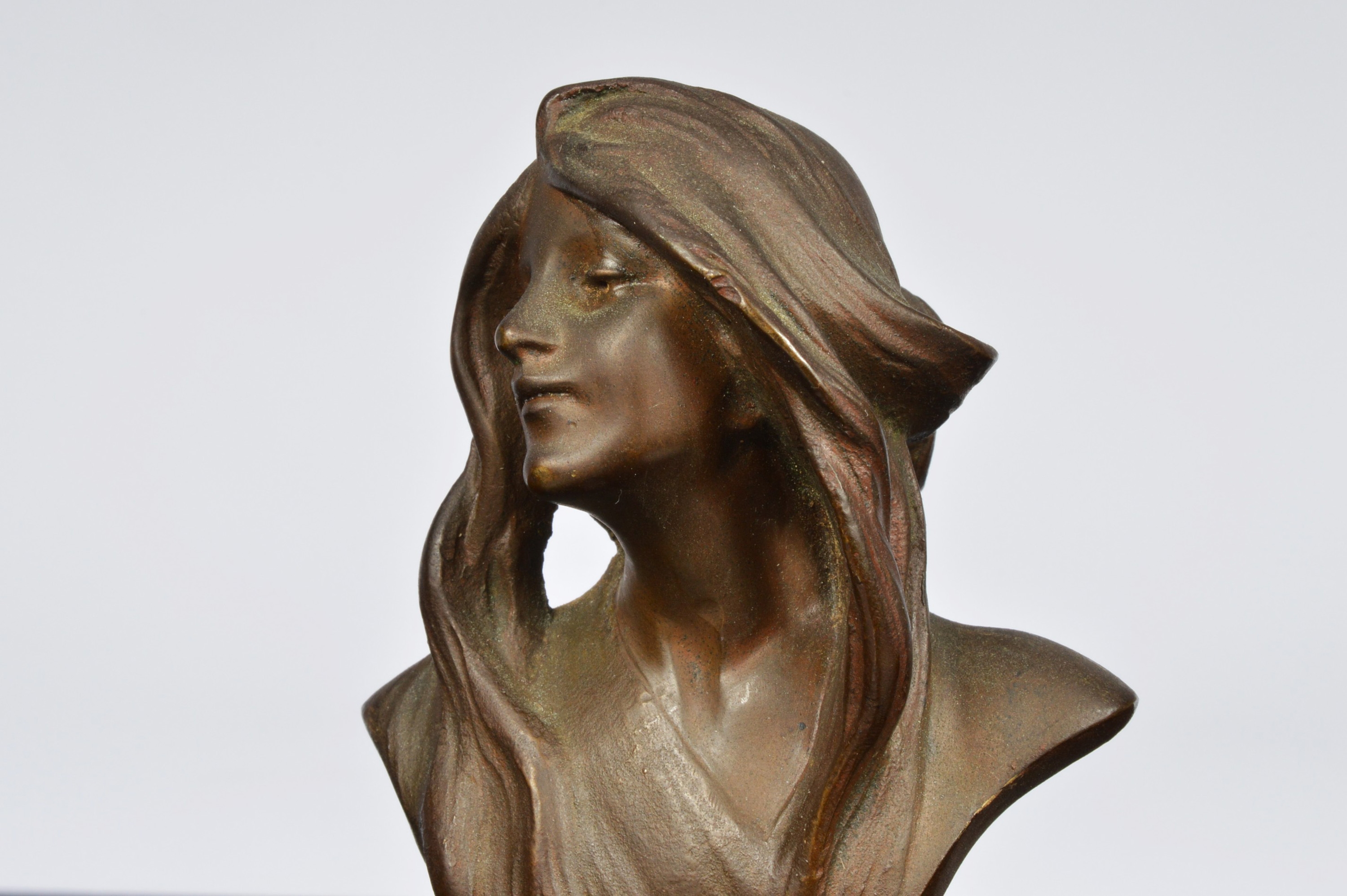 Franz Gruber | A small Art Nouveau period Austrian bronze bust of a ...
