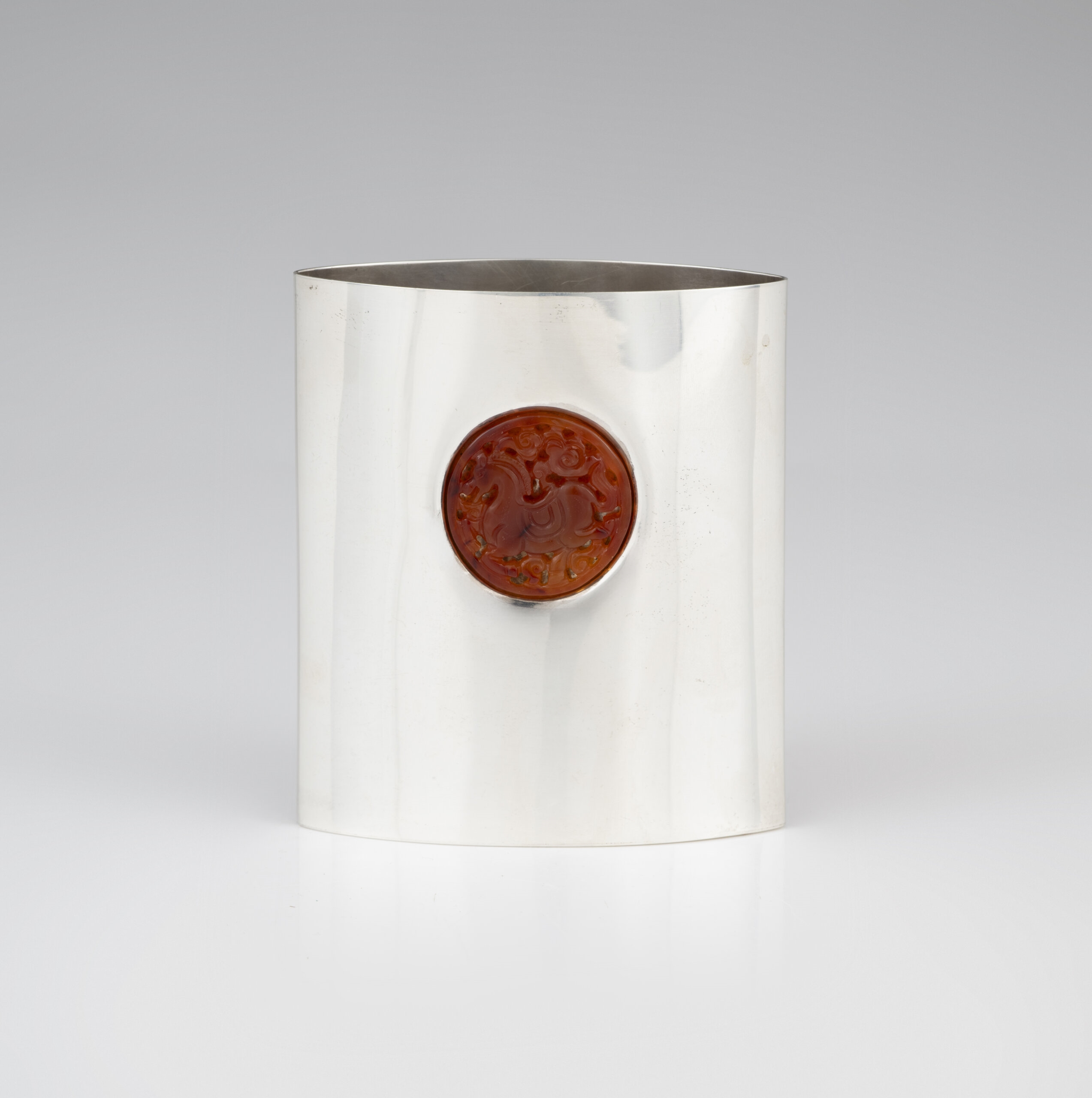 Manuel Alcino | A Manuel Alcino jade-mounted vase (1985) | MutualArt