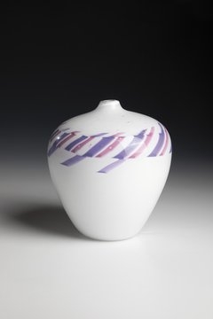 Charlie Meaker | Decorative vase Charlie Meaker, 1981 Colourless glass ...