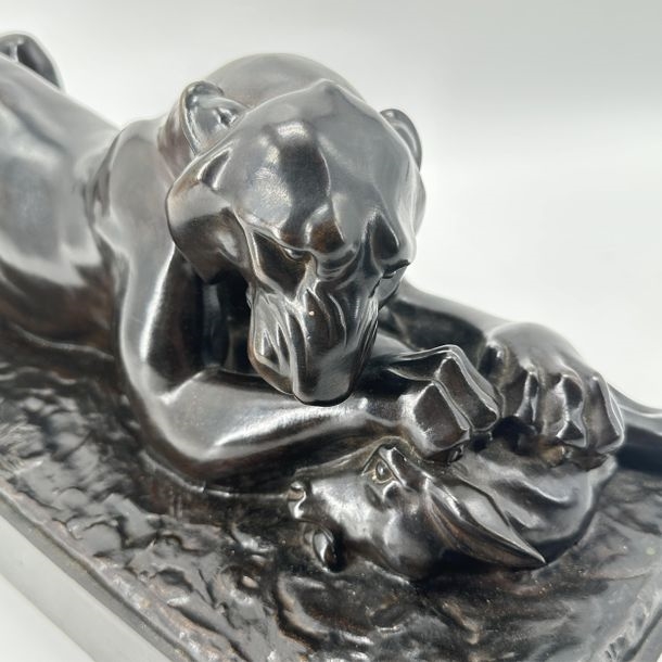 Raymond de Meester de Betzenbroeck | Tiger and antelope (1904) | MutualArt