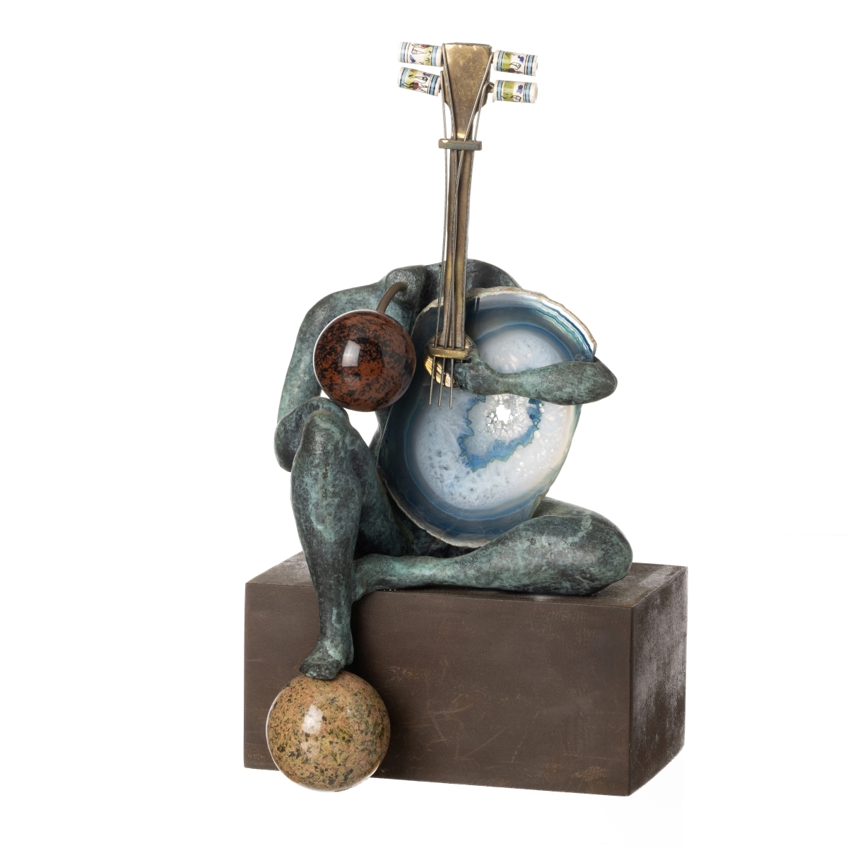Roberto Chichorro | Figura feminina tocando instrumento musical | MutualArt