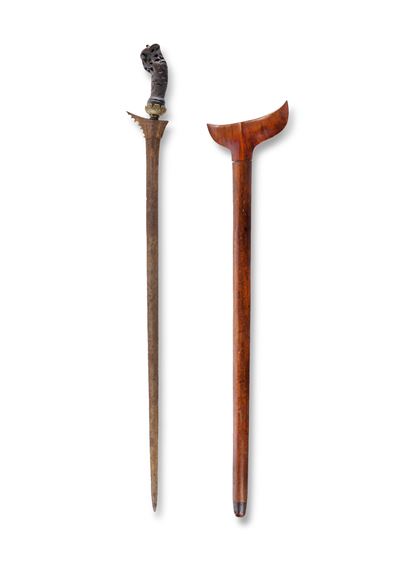 Blade | Execution keris with narrow blade; carved horn hilt (19th ...