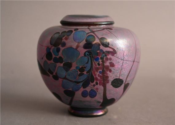 Robert Pierini | Vase in violet multi-layered blown (1985) | MutualArt