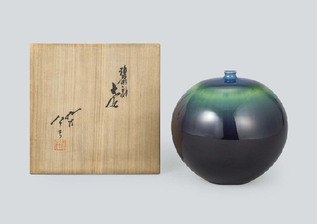Tokuda Yasokichi III | Jar in brilliant glaze | MutualArt