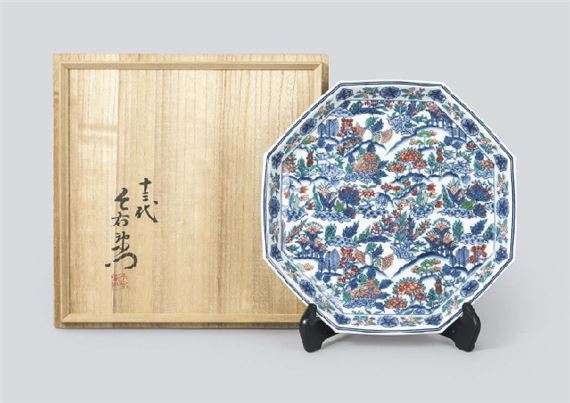 Imaizumi Imaemon | Iro-nabeshima plate with design of grass and flower ...