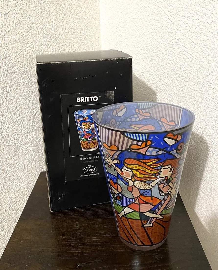 Romero Britto | Love Blossoms Vase | MutualArt