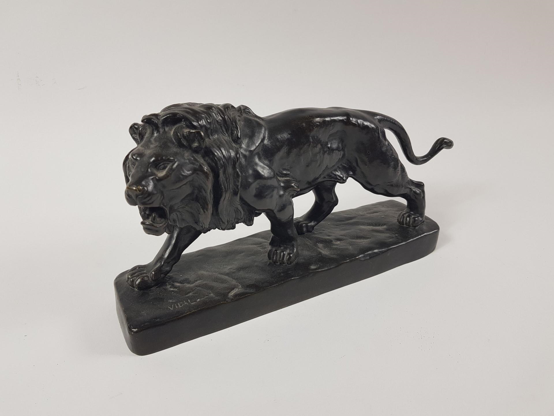 Louis Vidal | D'après Louis VIDAL (1831-1892) - Lion rugissant - Bronze ...