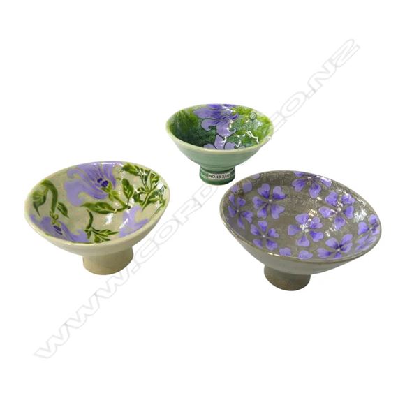 Keum Sun Lee | THREE KEUM SUN LEE PEDESTAL DISHES | MutualArt