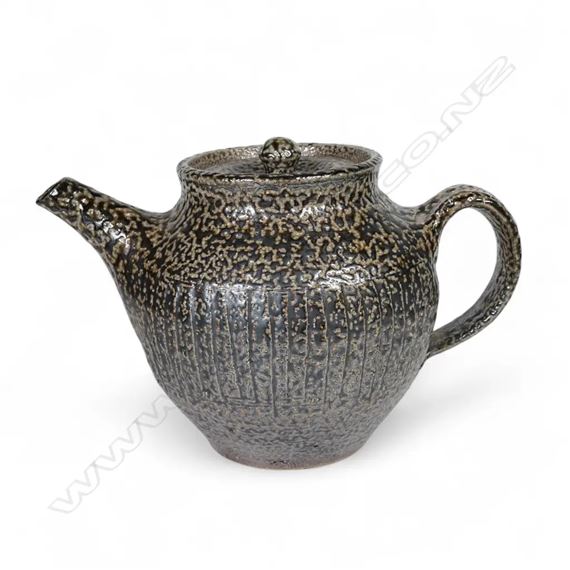 Mirek Smisek | salt glazed teapot | MutualArt