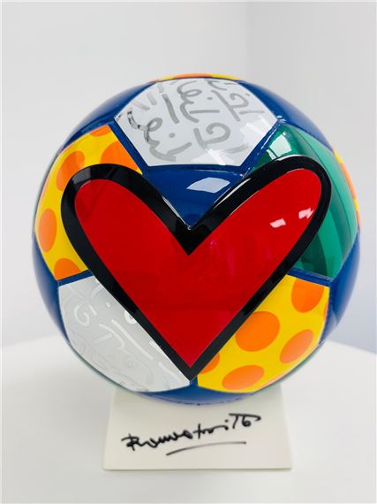 Romero Britto | Ball with Heart | MutualArt