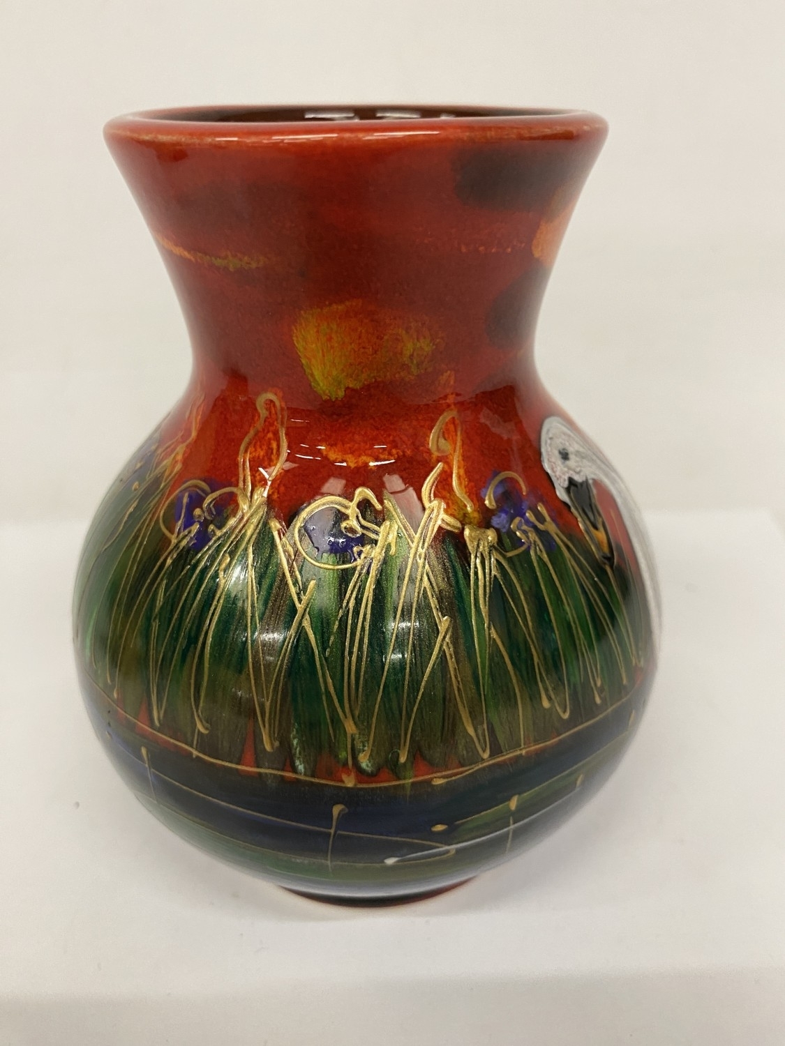 Anita Harris | AN ANITA HARRIS SWAN VASE SIGNED IN GOLD | MutualArt