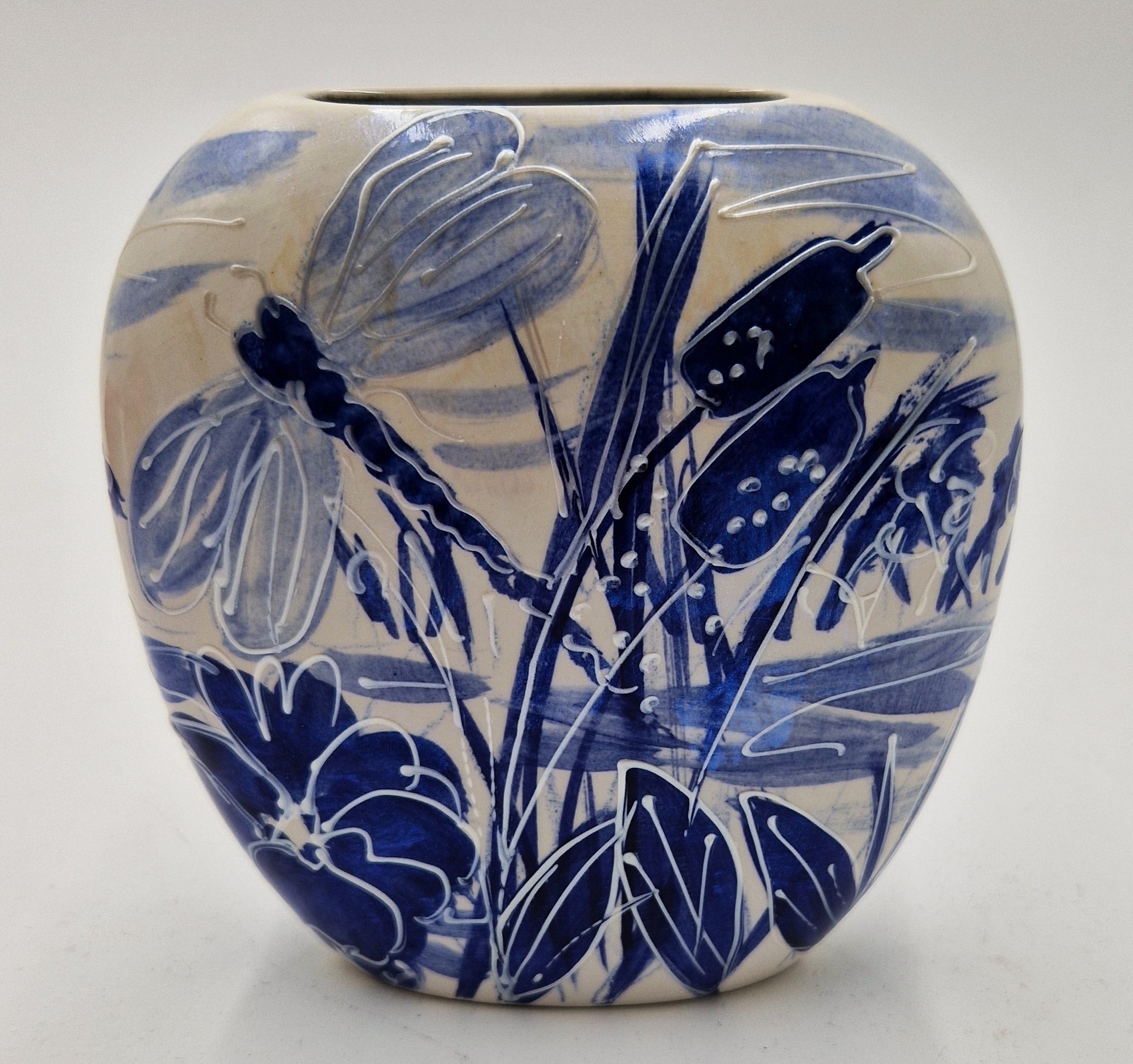Anita Harris | ANITA HARRIS ART POTTERY 12cm BLUE/WHITE LUSTRE WARE ...