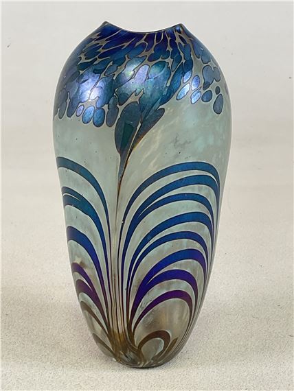 Norman Stuart Clarke | an art glass vase | MutualArt