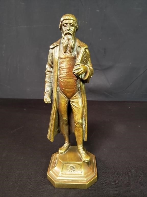 Johannes Guttenberg | A replica of the statue atop the Gutenberg ...