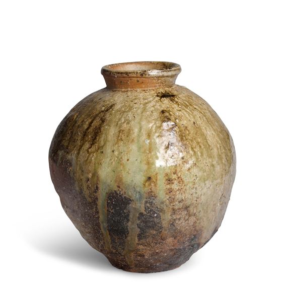 Watanabe Aiko | A Large Iga-Ware Jar | MutualArt