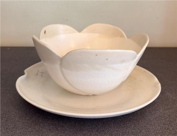 Glenda Hoy | Lily Bowl & Plate | MutualArt