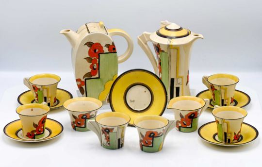 Clarice Cliff | A Clarice Cliff flowers and squares pattern collection ...