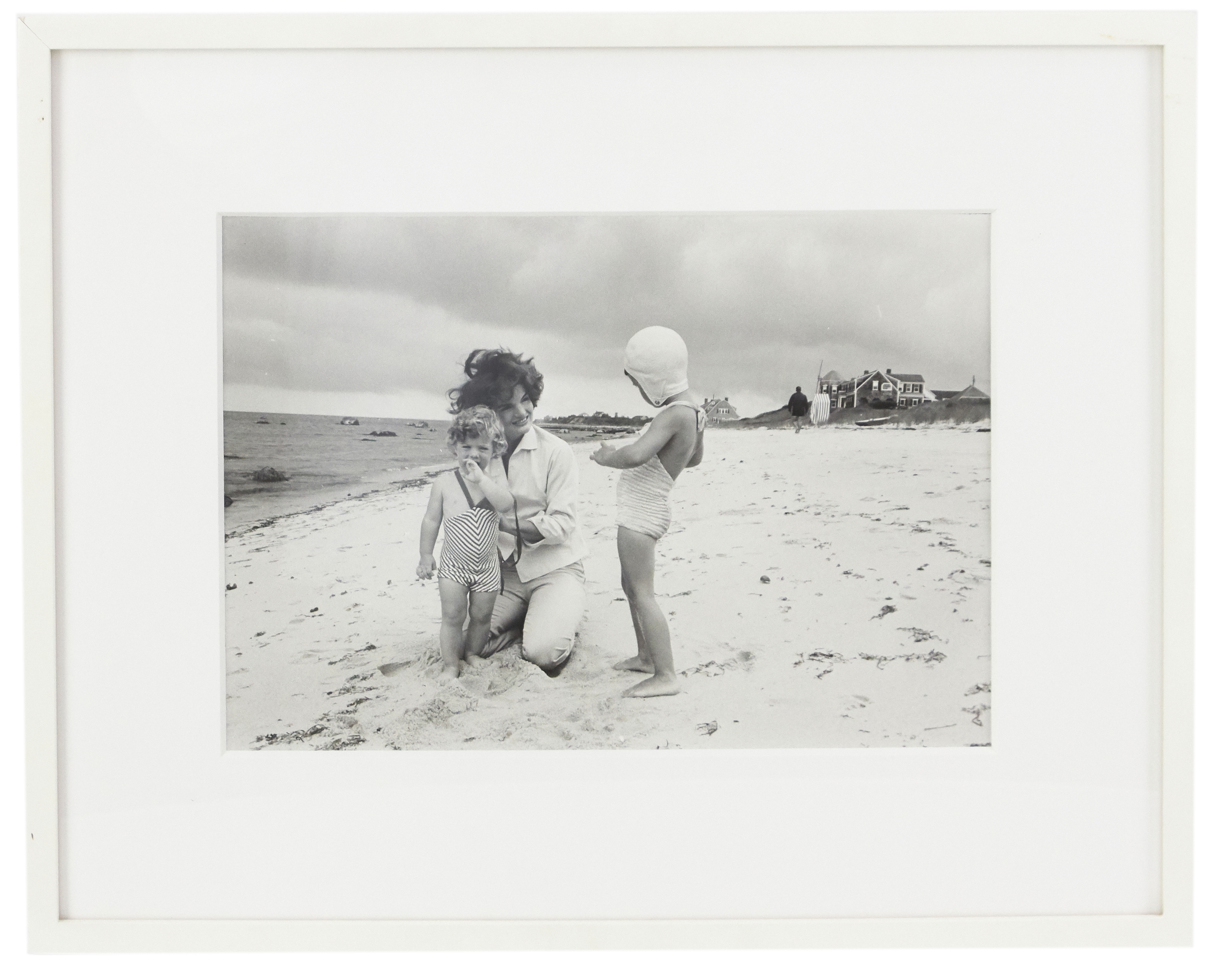 Mark Shaw | Jacqueline Kennedy with children at the beach | MutualArt