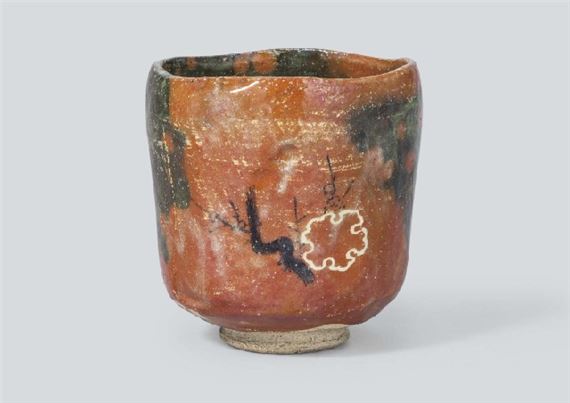 Keinyu Raku (11th) | Red cylindrical tea bowl with design of plum ...