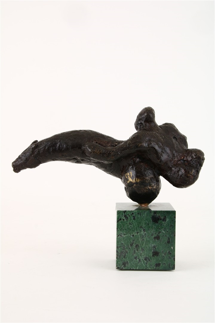 Jan Opheusden | Bronzen gestileerd figuur te paard | MutualArt