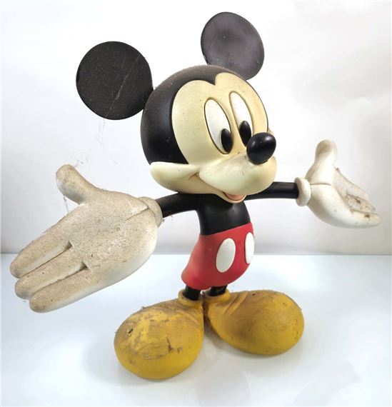 Peter Mook | Mickey Mouse | MutualArt
