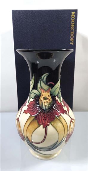 Nicola Slaney | Anna Lily pattern vase | MutualArt