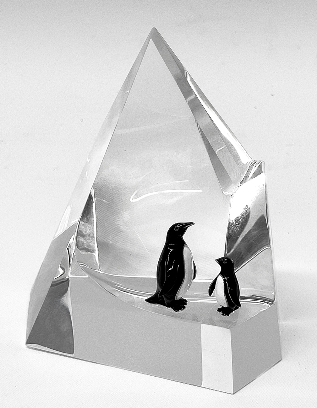 George Thompson | STEUBEN PENGUIN FLOW GLASS SCULPTURE (1970) | MutualArt
