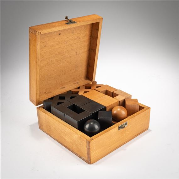 Josef Hartwig | Bauhaus chess set 'XVI (1924) | MutualArt