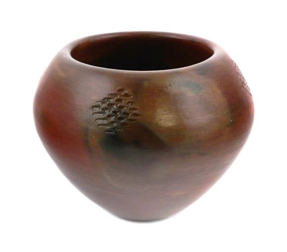 Alice Cling | Navajo Pottery Vase | MutualArt