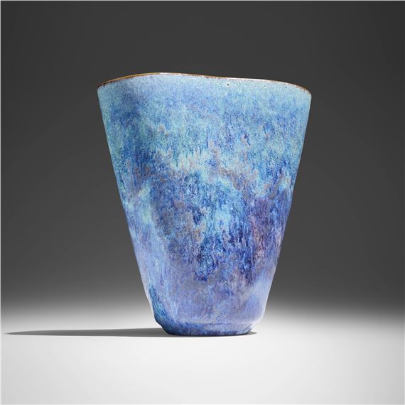 Otto & Gertrud Natzler | Pinched vase form | MutualArt