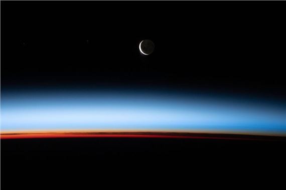 NASA | Superb crescent Moon photographed from the International Space ...