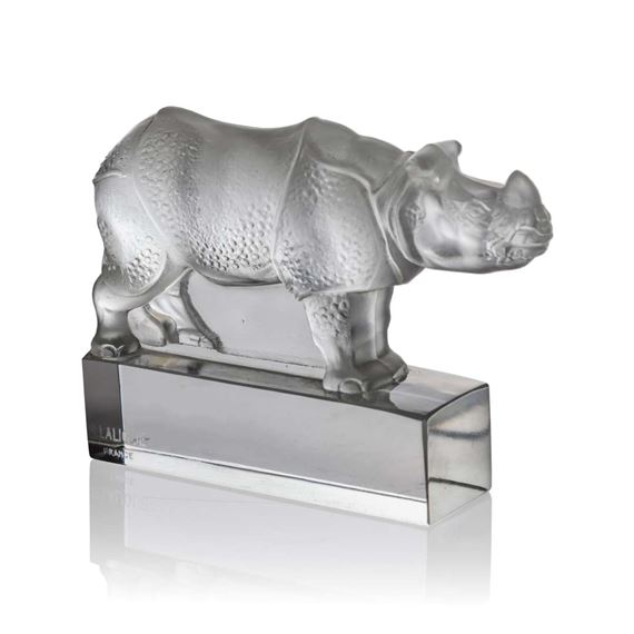 René Lalique | RHINOCÉROS PAPERWEIGHT (1931) | MutualArt