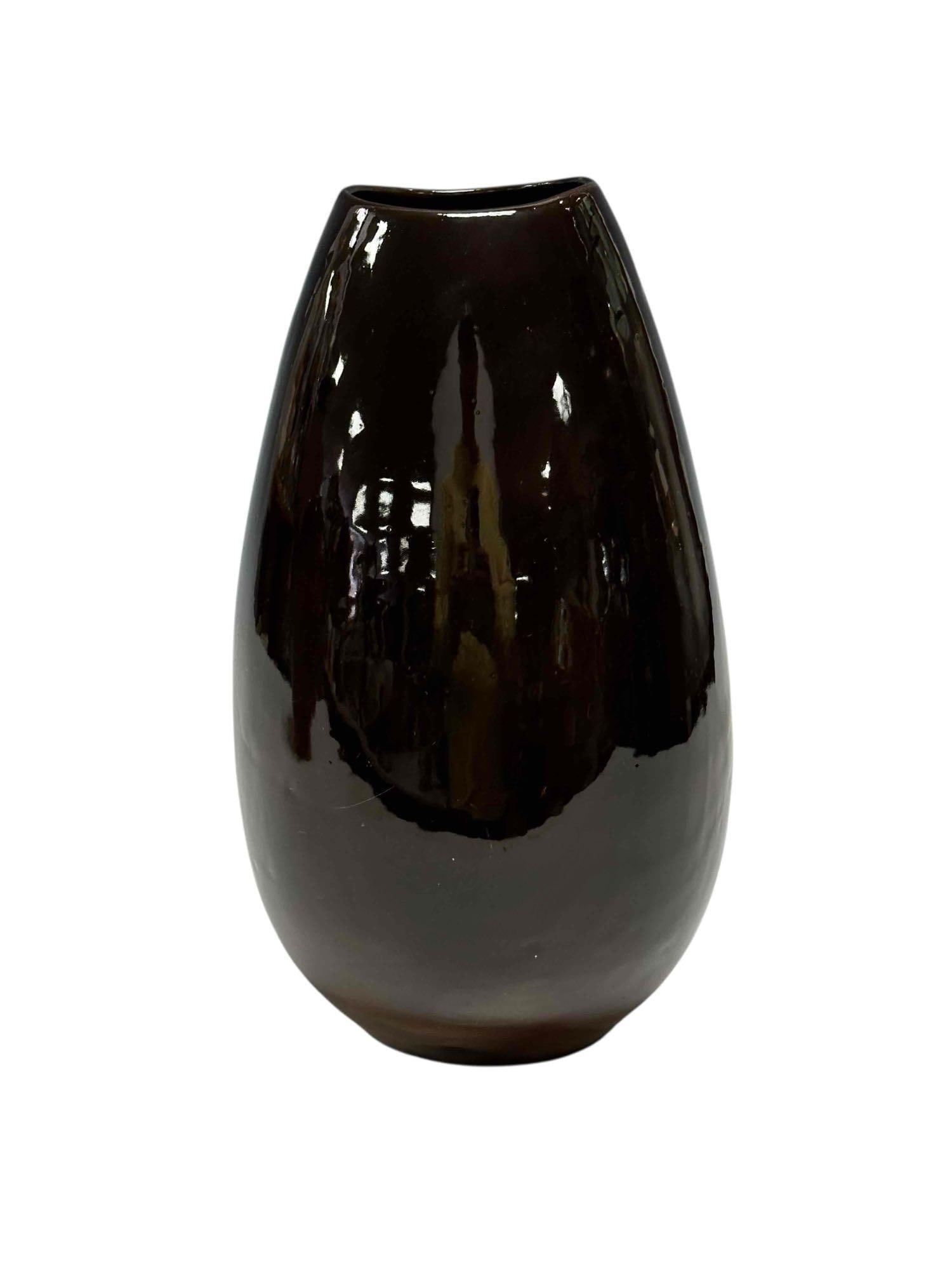 Rick Wisecarver | Vase | MutualArt