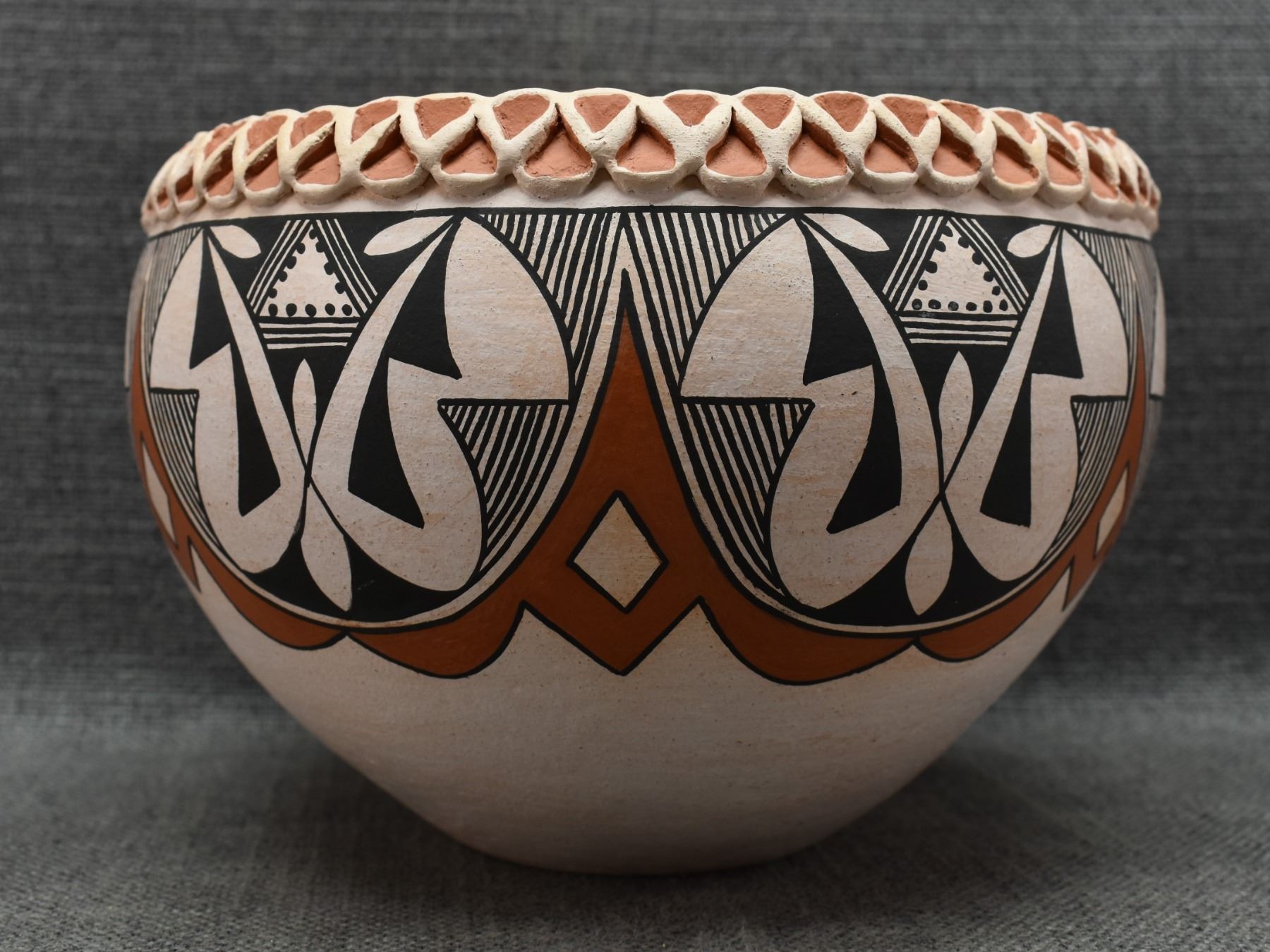 Rachel Aragon | ACOMA POTTERY OLLA | MutualArt