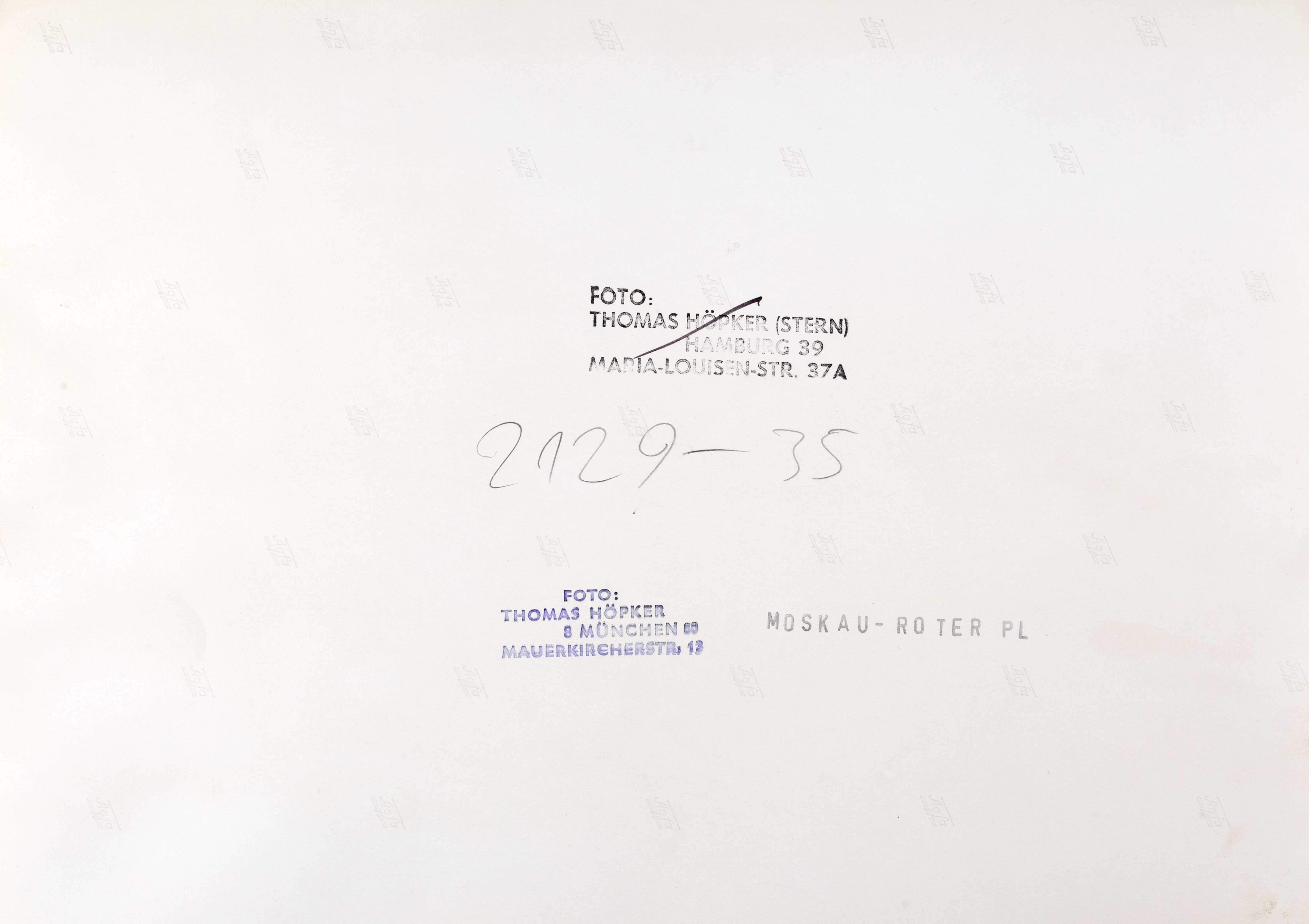 Thomas Höpker | THOMAS HOEPKER (1936–2024) Red Square, Moscow 1965 ...