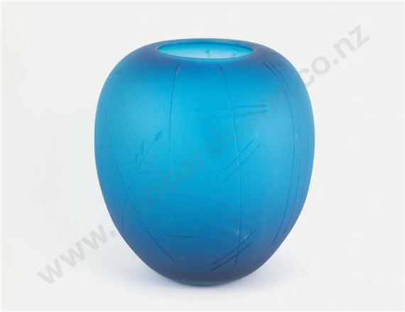 Garry Nash | Ovoid Glass Vase (2003) | MutualArt