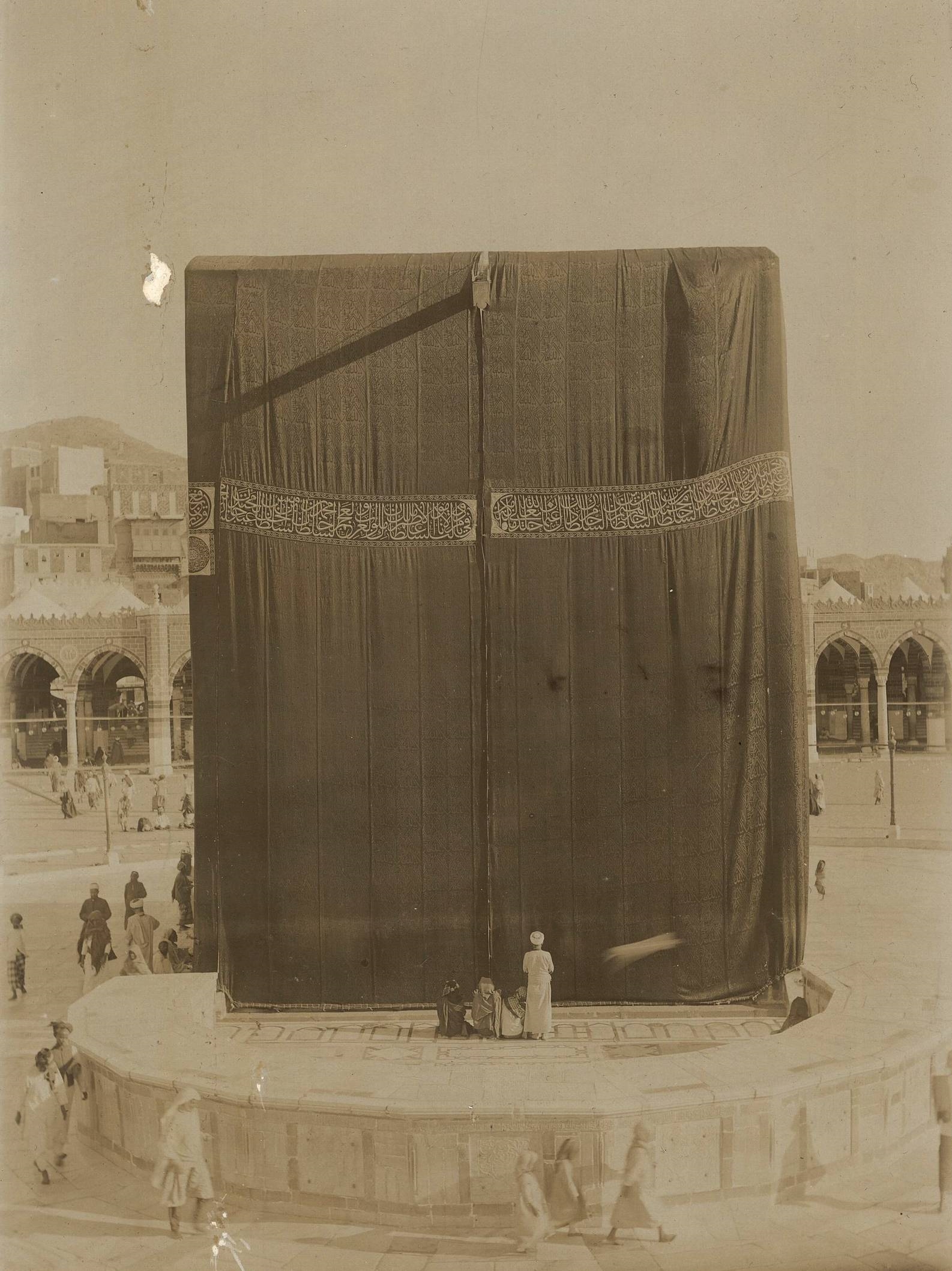 Muhammad Sadiq Bey | Men praying in front of the Kaaba, Mecca (1880 ...