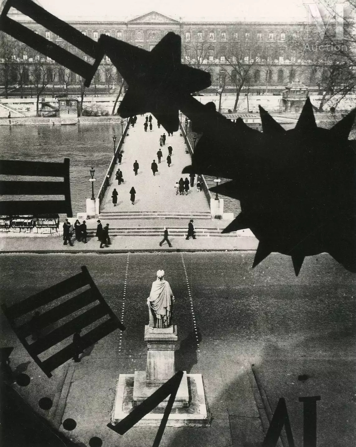 André Kertész | Le Pont des Arts vu depuis la vieille horloge de l ...