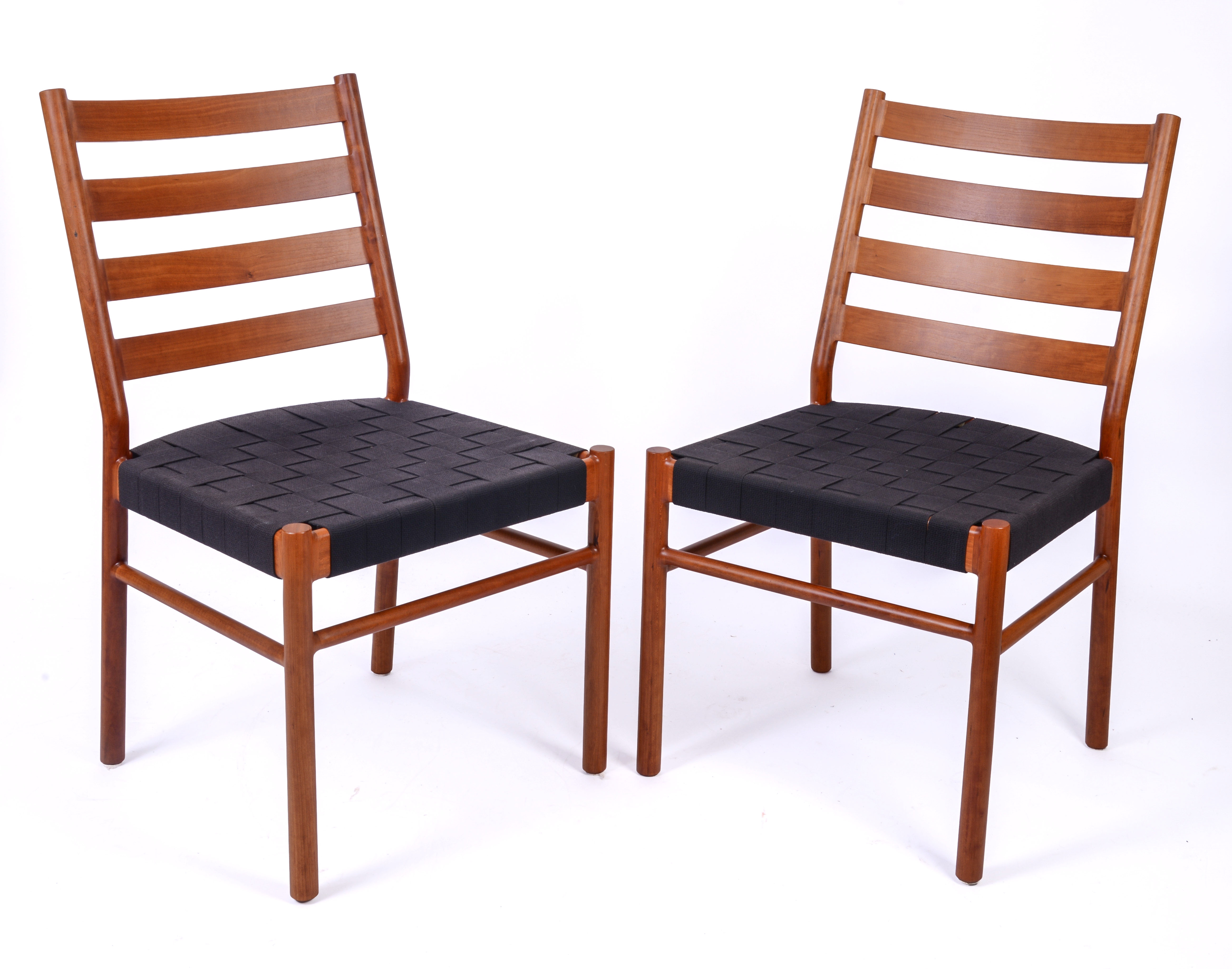 Thomas Moser | FOUR THOMAS MOSER LADDERBACK SIDE CHAIRS | MutualArt